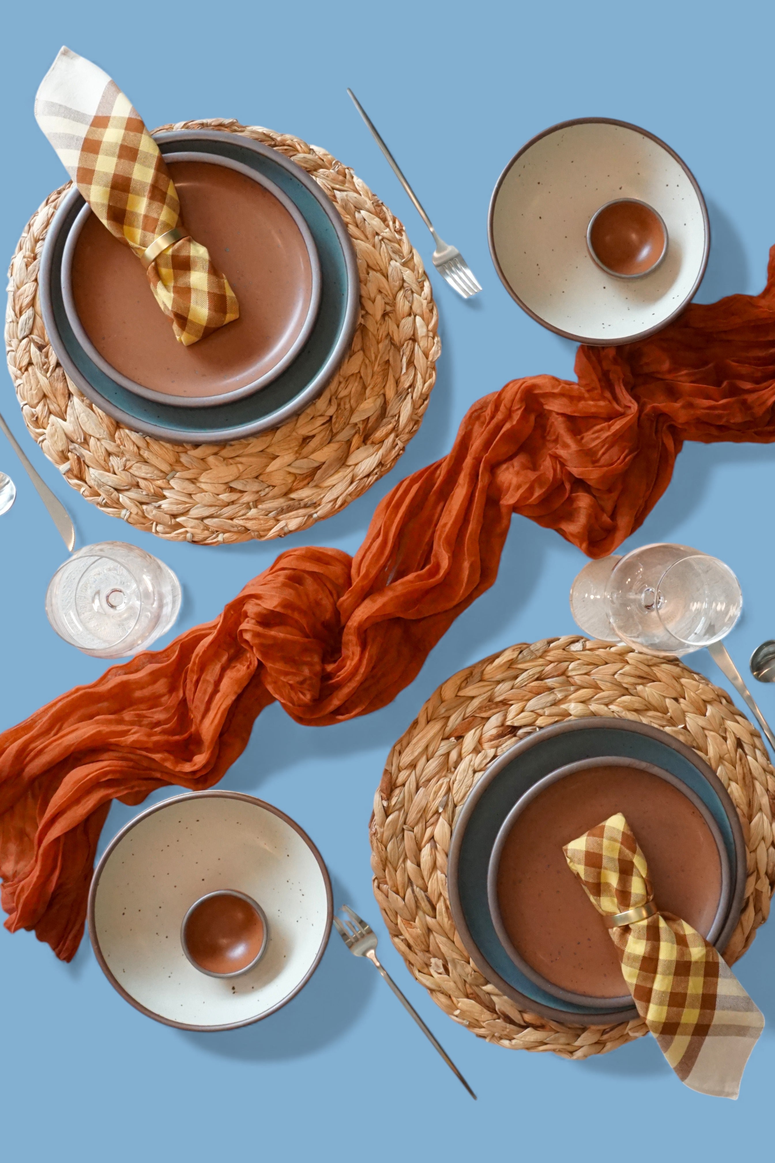 Harvest Table – Hostess